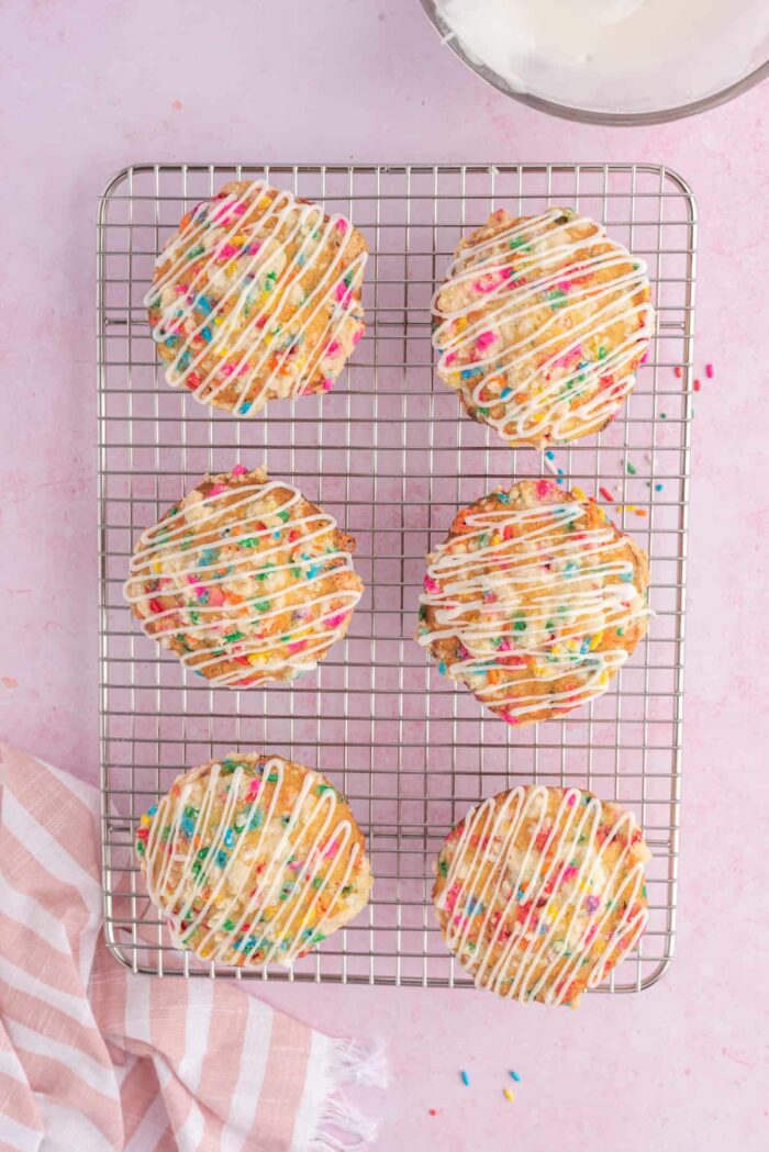 Funfetti Coffee Cake Muffins - The Suburban Soapbox