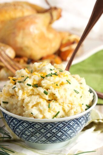 Easy Cheddar Chive Mashed Potatoes - The Suburban Soapbox