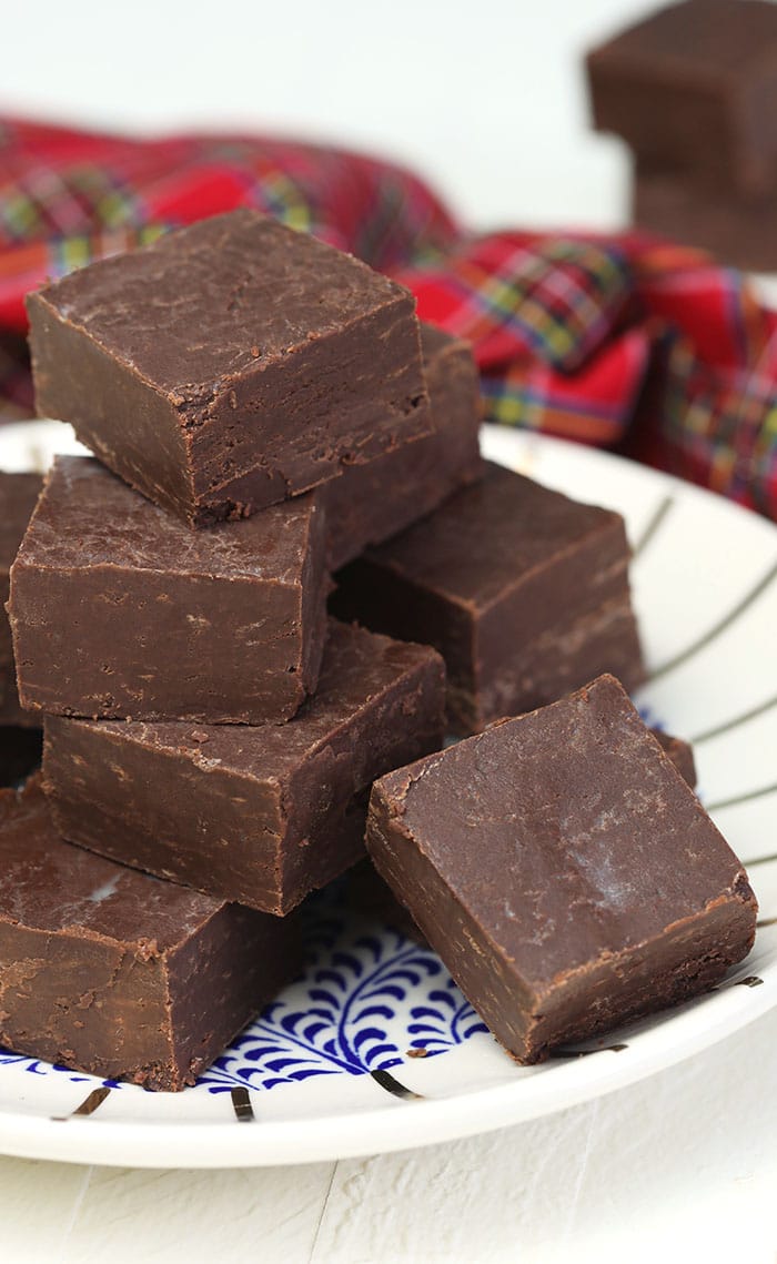 Easy Microwave Fudge // Video - The Suburban Soapbox