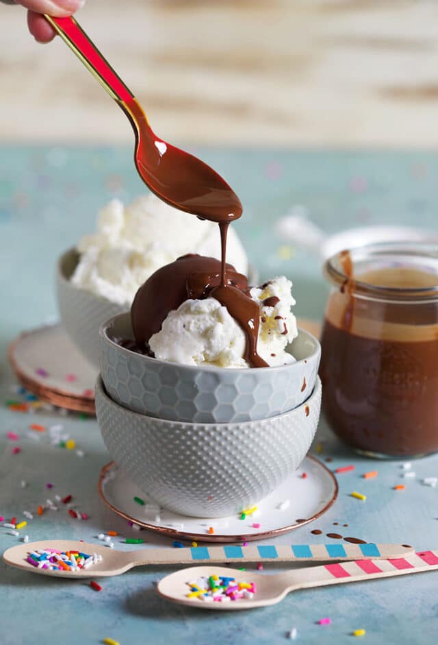 Homemade Chocolate Magic Shell // Video - The Suburban Soapbox