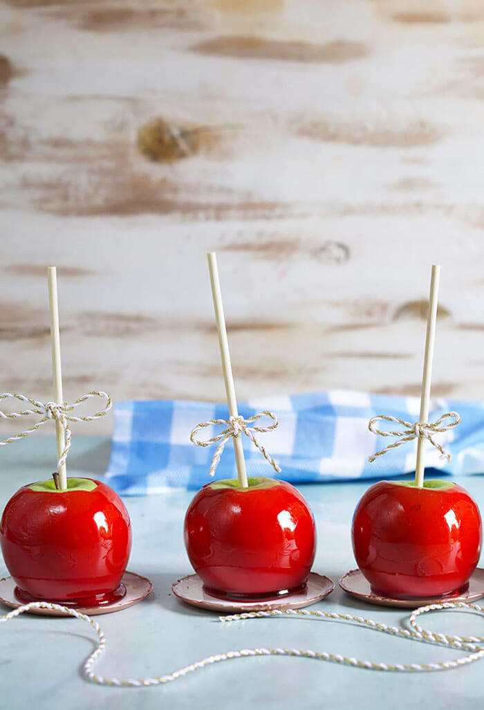 Easy Candy Apple Recipe // Video - The Suburban Soapbox