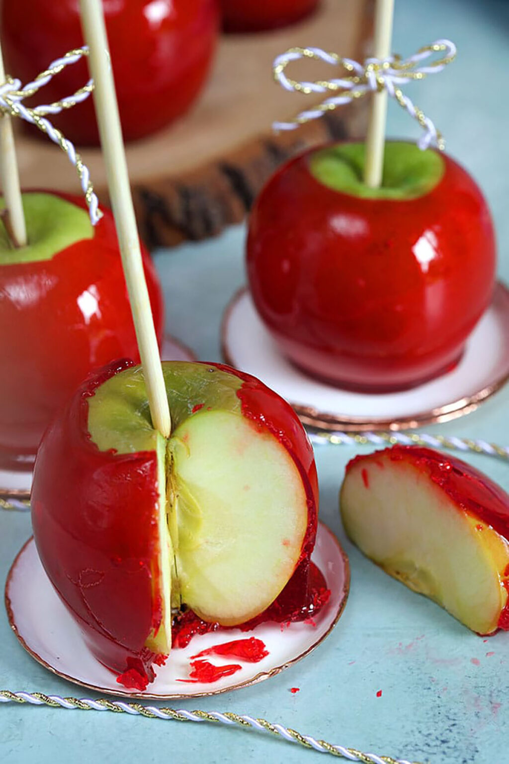Easy Candy Apple Recipe // Video - The Suburban Soapbox