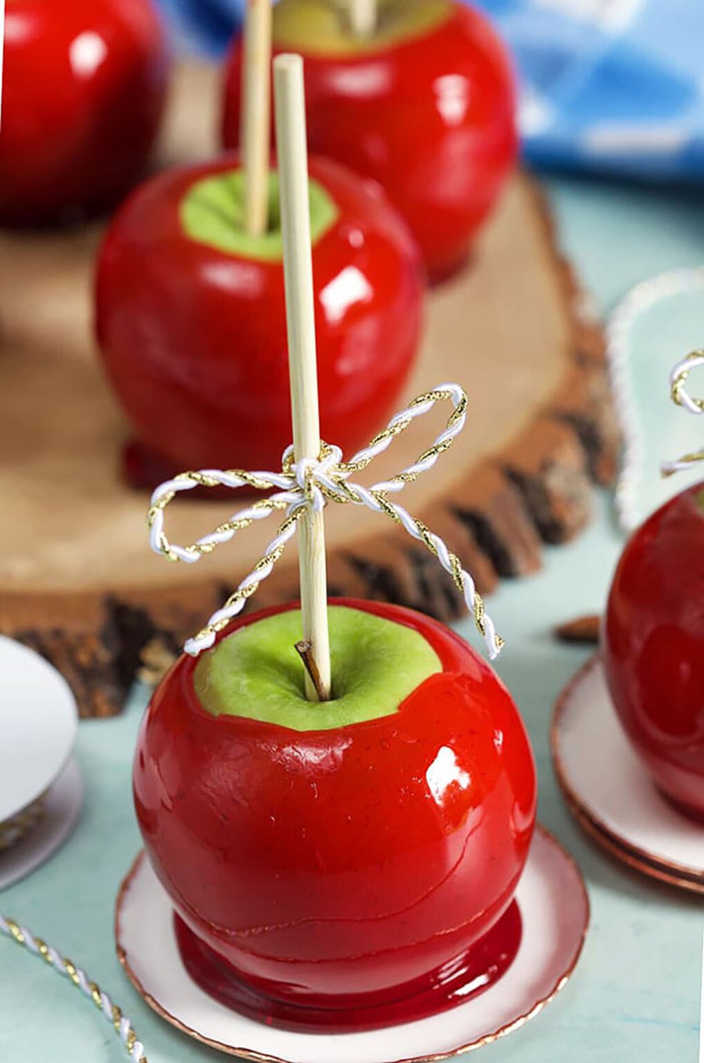 Easy Candy Apple Recipe // Video - The Suburban Soapbox