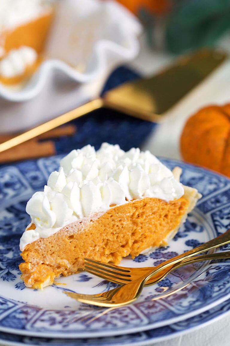 Easy Pumpkin Chiffon Pie - The Suburban Soapbox