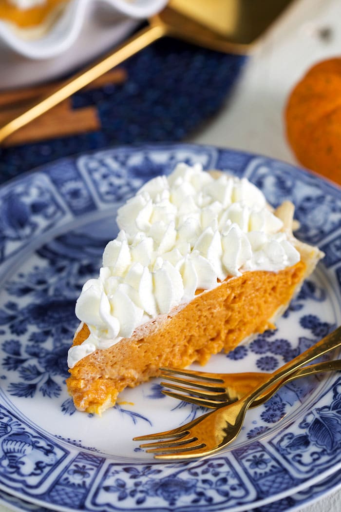 Pumpkin Chiffon Pie - The Suburban Soapbox