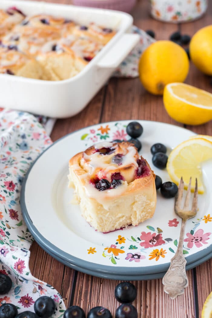 Lemon Blueberry Sweet Rolls - The Suburban Soapbox