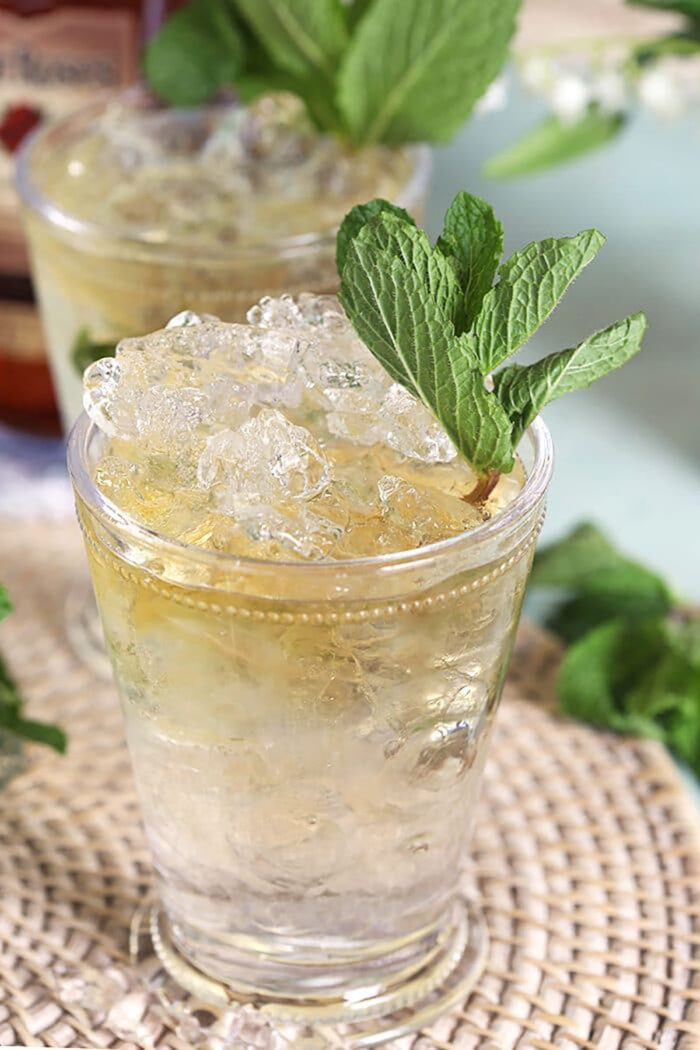 The Best Mint Julep - The Suburban Soapbox