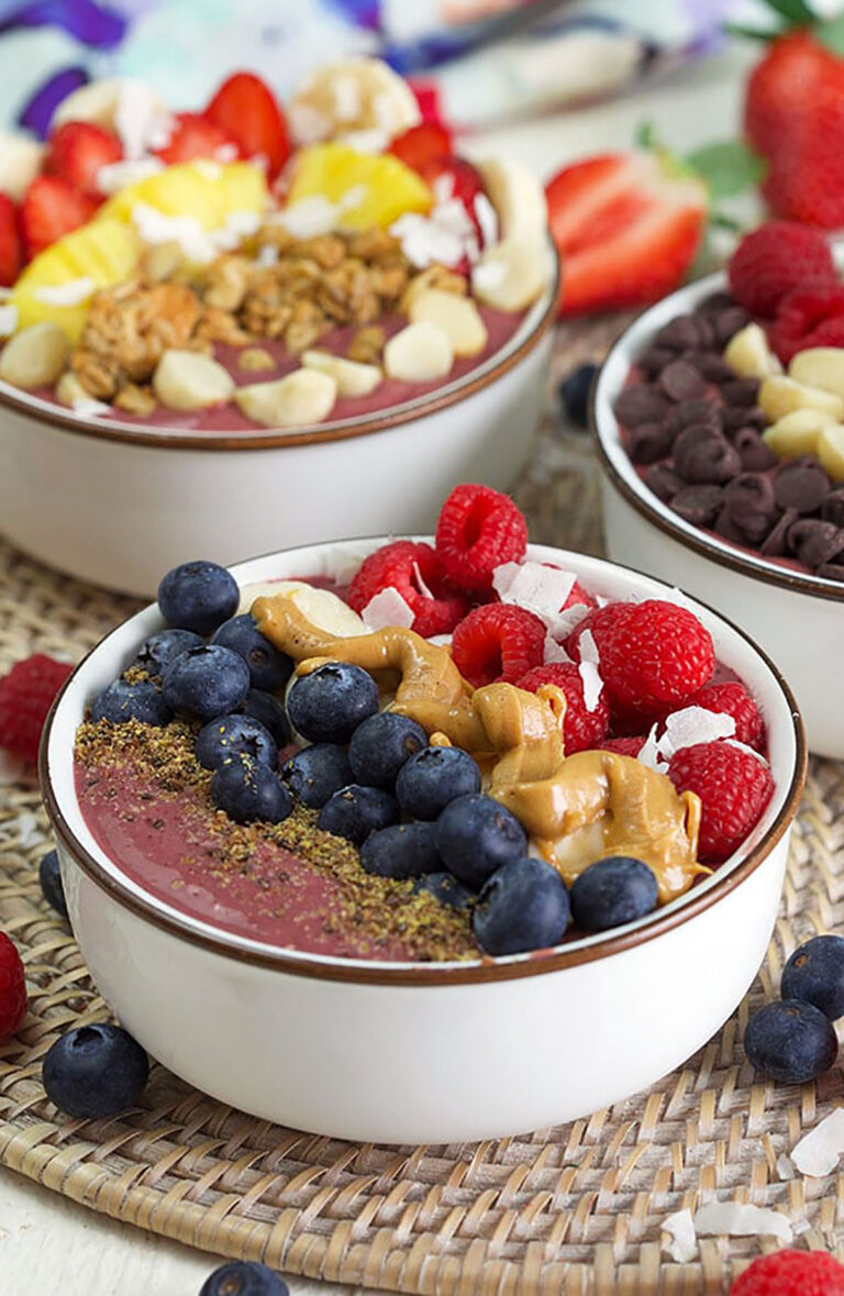 Easy Homemade Acai Smoothie Bowl - The Suburban Soapbox