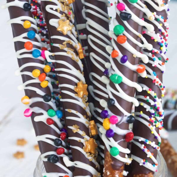 Chocolate Covered Pretzel Rods - The Suburban Soapbox