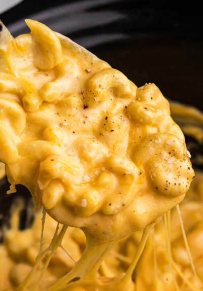 Easy Crockpot Mac and Cheese - The Suburban Soapbox