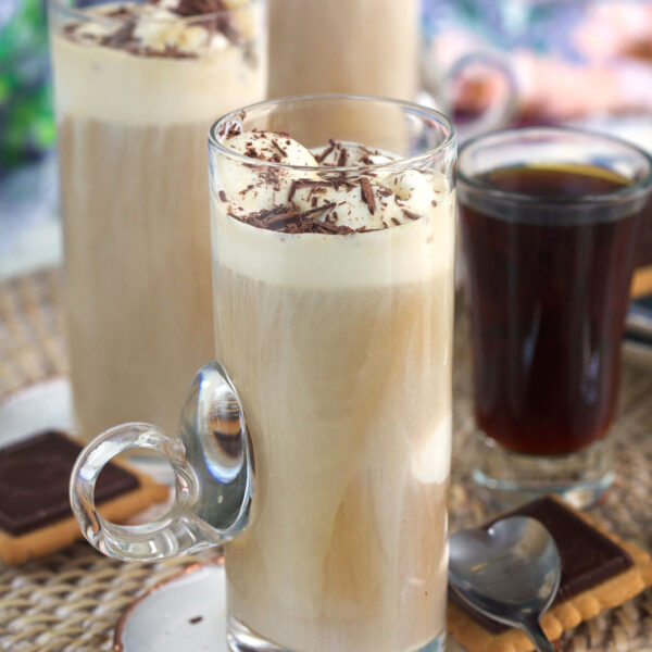 Creamy Easy Affogato - The Suburban Soapbox