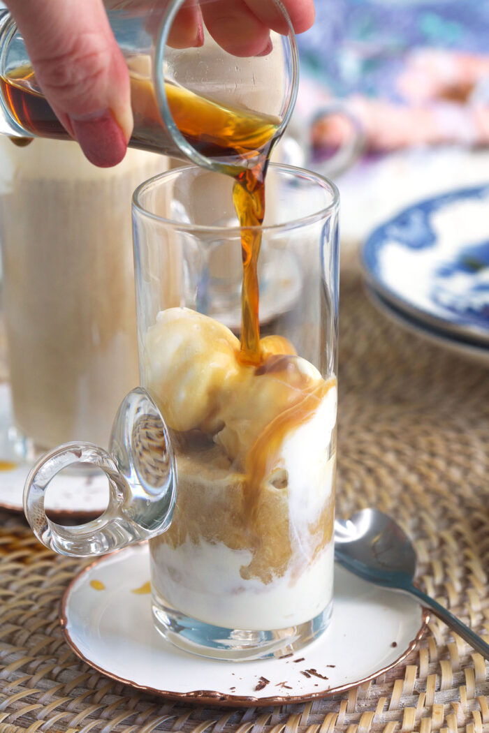 Creamy Easy Affogato - The Suburban Soapbox