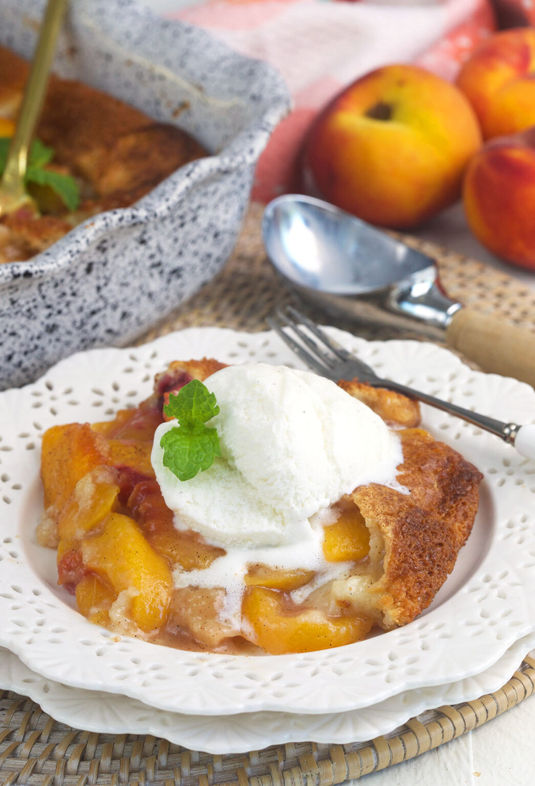 Easy Peach Cobbler - The Suburban Soapbox