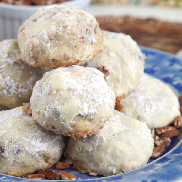 Buttery Mexican Wedding Cookies - The Suburban Soapbox