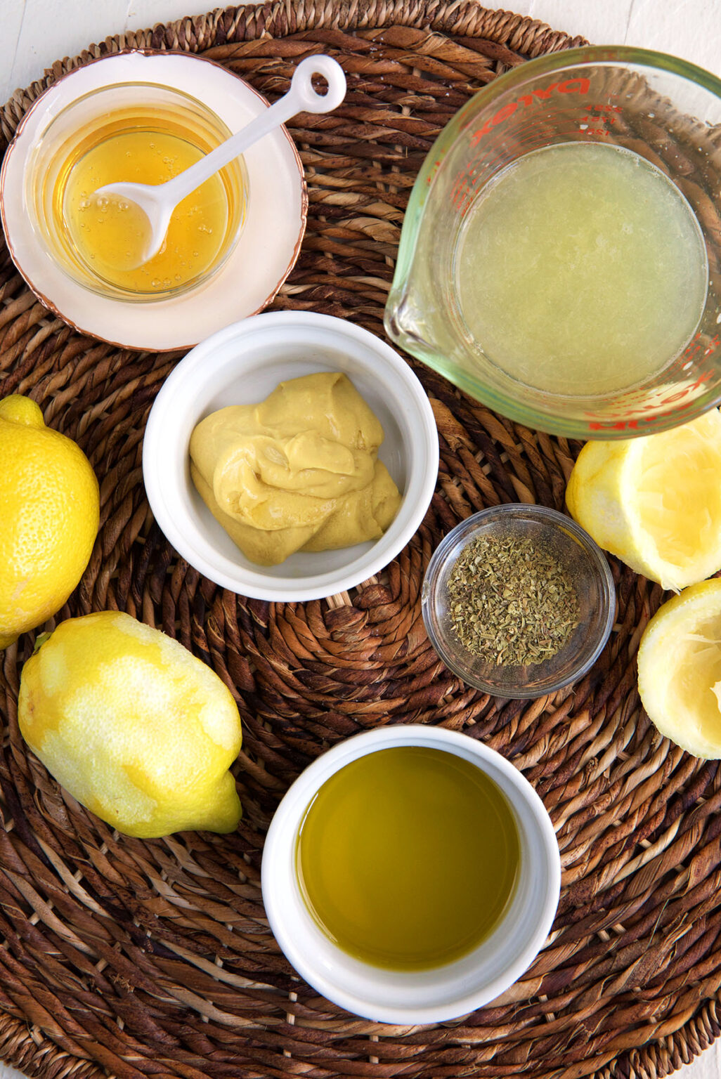 Simple Lemon Vinaigrette - The Suburban Soapbox
