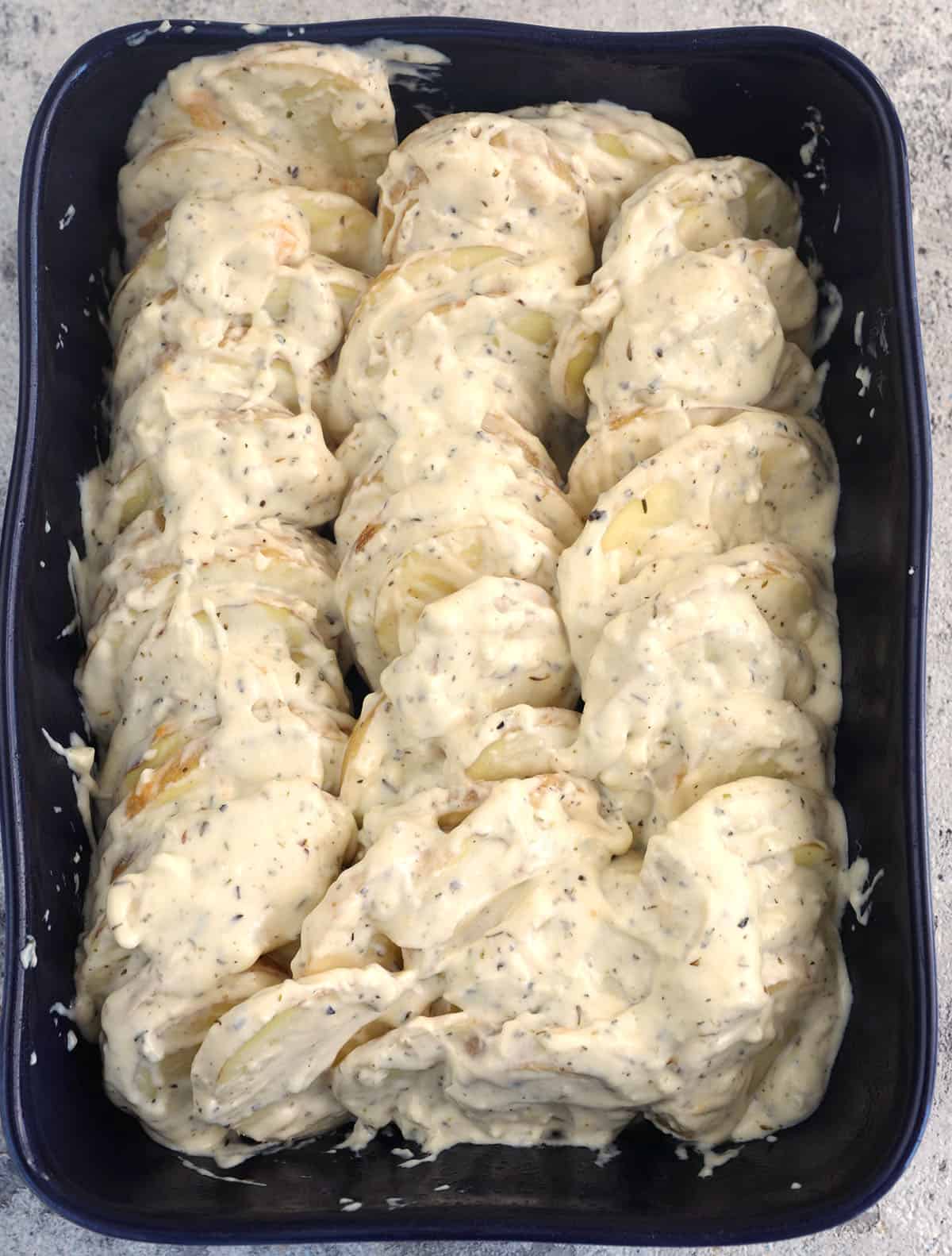 Garlic Parmesan Cheesy Potatoes - The Suburban Soapbox