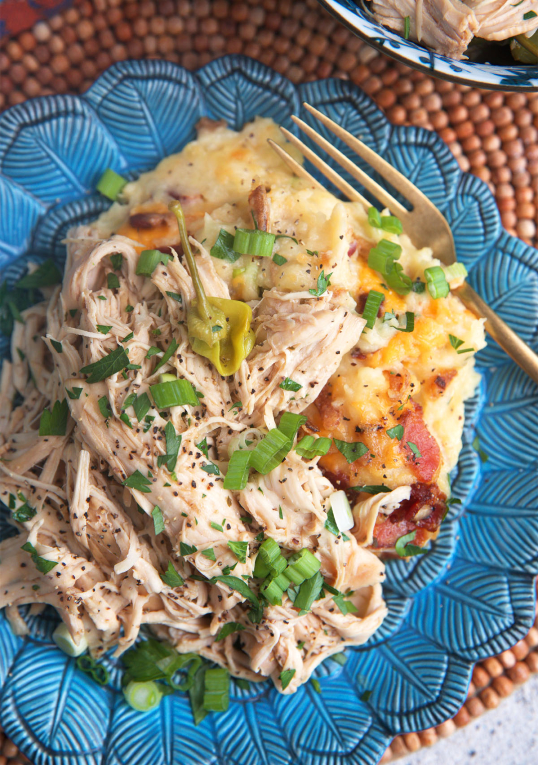 Easy Slow Cooker Mississippi Chicken – Tender, Tangy & Budget-Friendly