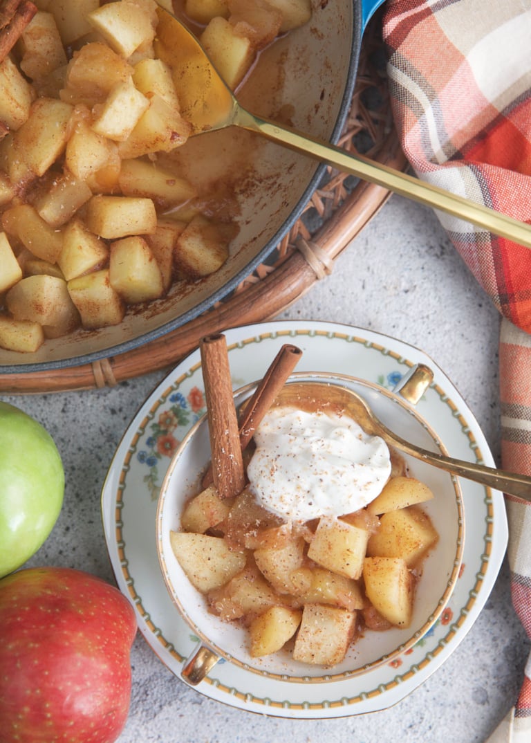 Old-Fashioned Stewed Apples Recipe – Cozy Side Dish or Dessert Topping