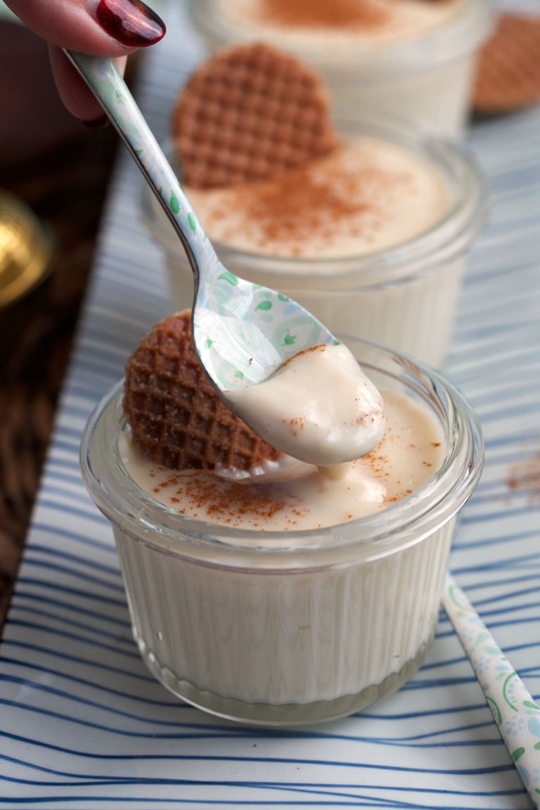 Homemade Vanilla Pudding (No Eggs, Extra Creamy, 20 Minutes)
